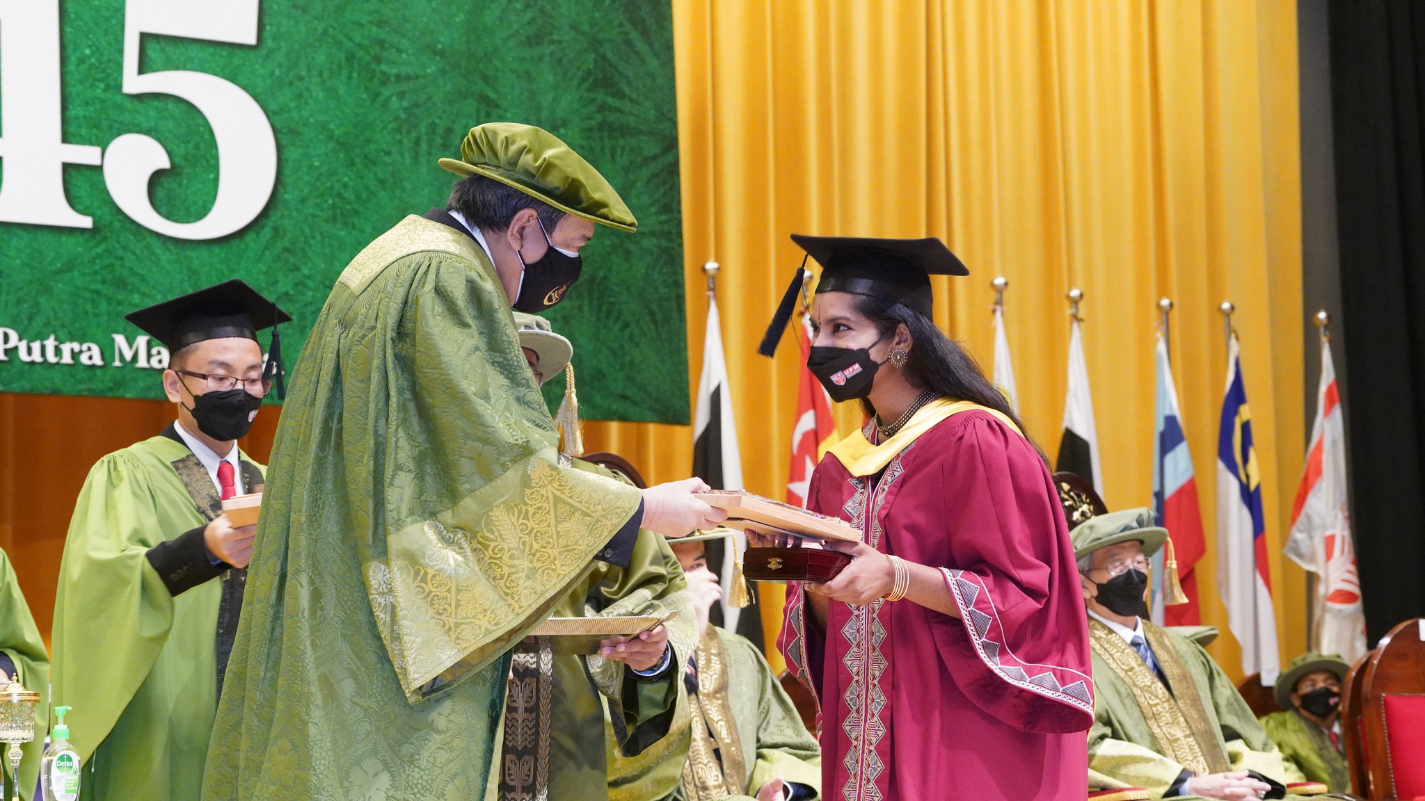 Graduan Bacelor Sains Matematik menang Anugerah Pelajaran DiRaja