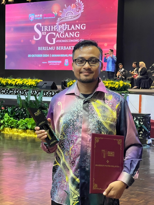 Alumni of Faculty of Science Receive Anugerah Apresiasi Alumni at Makan ...